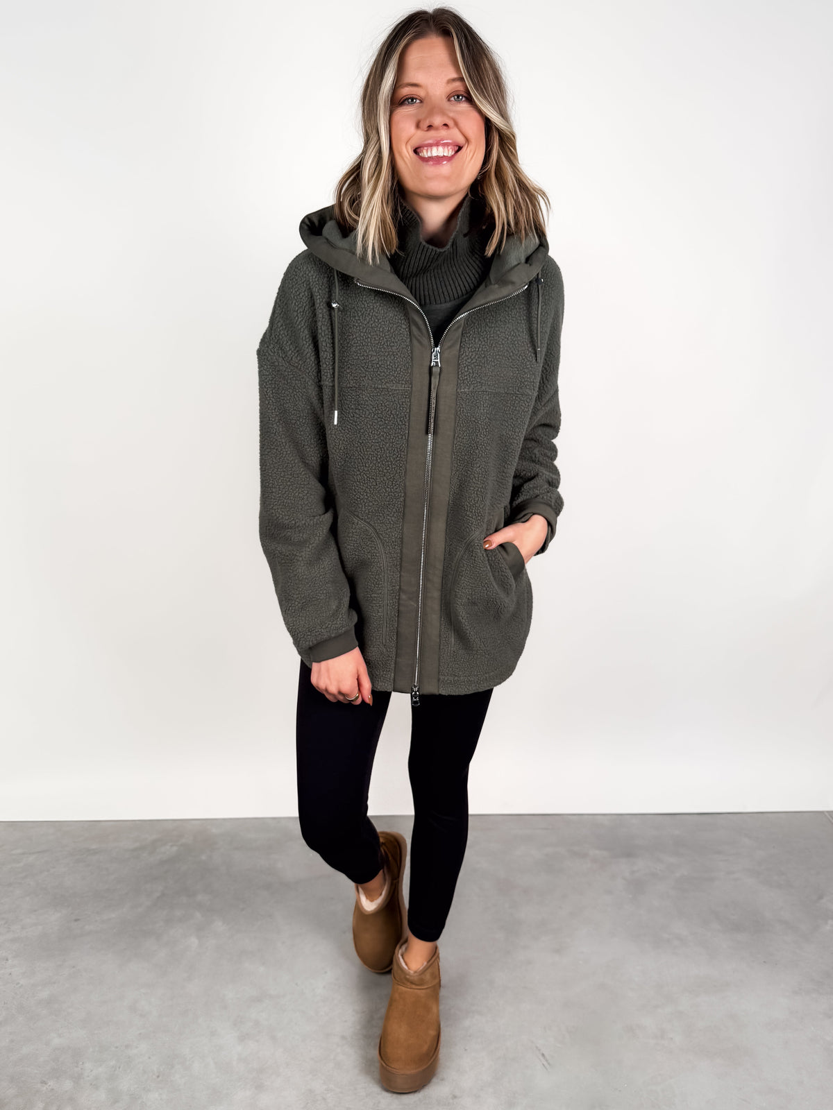 Fey Relaxed Fleece Look — Out of Town Clothing